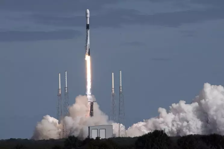 SpaceX Falcon 9 රොකට්ටුවේ චන්ද්‍රිකා 60ක්