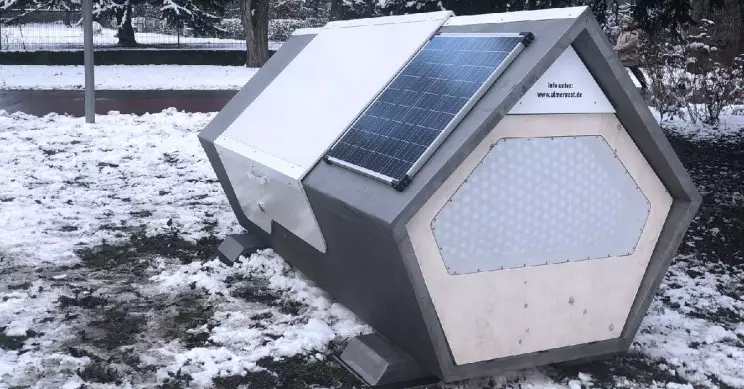 Deutsche Stadt testet wind- und wasserdichte Schlafkapseln für Obdachlose