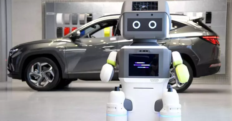 현대자동차, AI 기반 고객 서비스 자동화 로봇 시범 운행