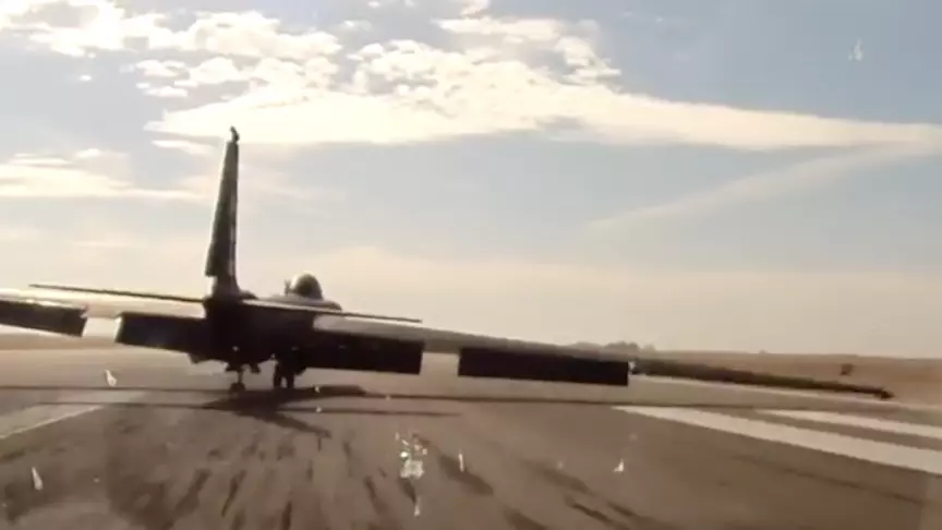 U-2 Video Montajı 'Nəzarət Edilən Qəza' Enişlərini Göstərir