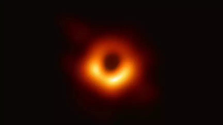Как телескоп Event Horizon фотографирует черные дыры