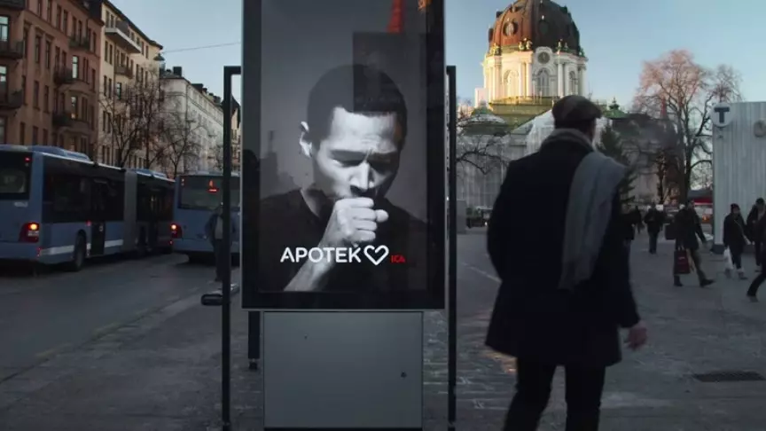 Interactive Billboard hustet, wenn jemand in der Nähe raucht