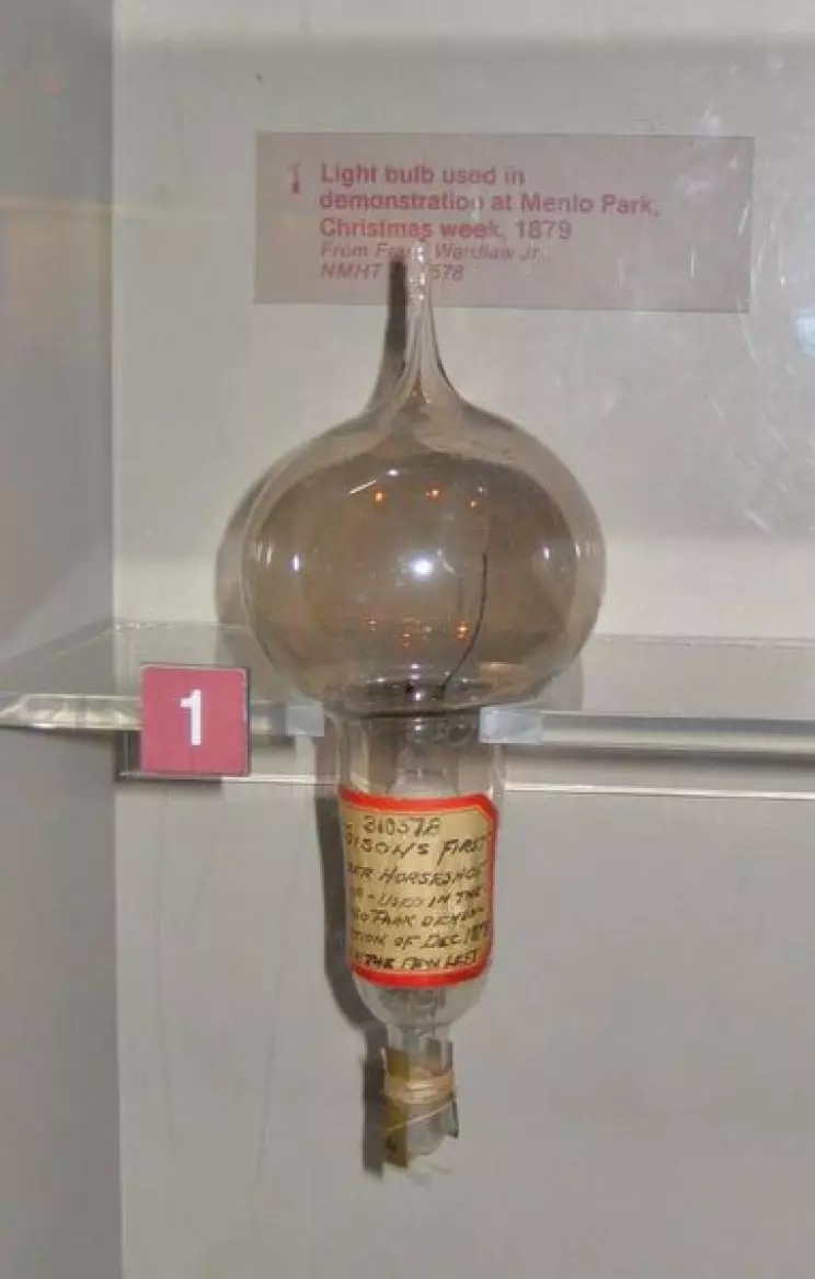 Thomas Edison: Visionääri, keksijä vai konna?