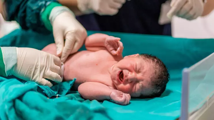 Raziskovalci posnejo prve podrobne slike pljuč novorojenčkov