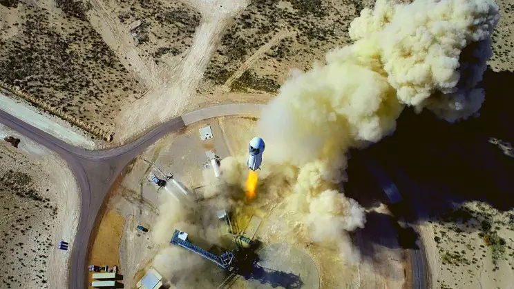 Jeffo Bezoso „Blue Origin“ atnaujina savo raketą su Mėnulio gravitacija