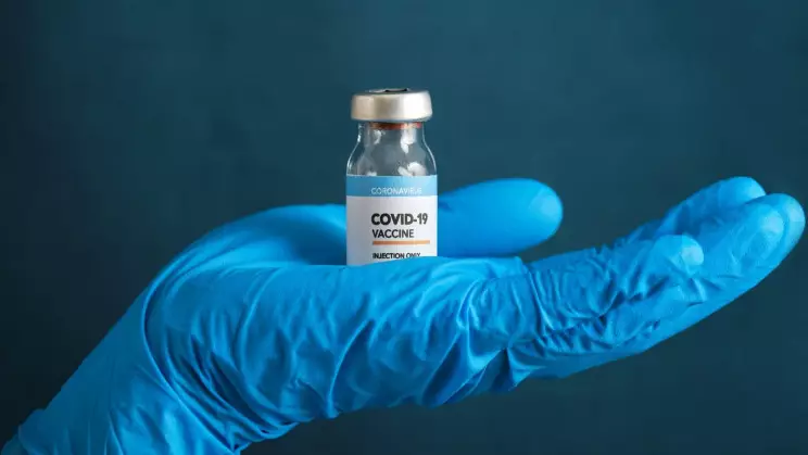 AstraZeneca বলেছেন যে এর COVID-19 ভ্যাকসিন রক্ত জমাট বাঁধে না