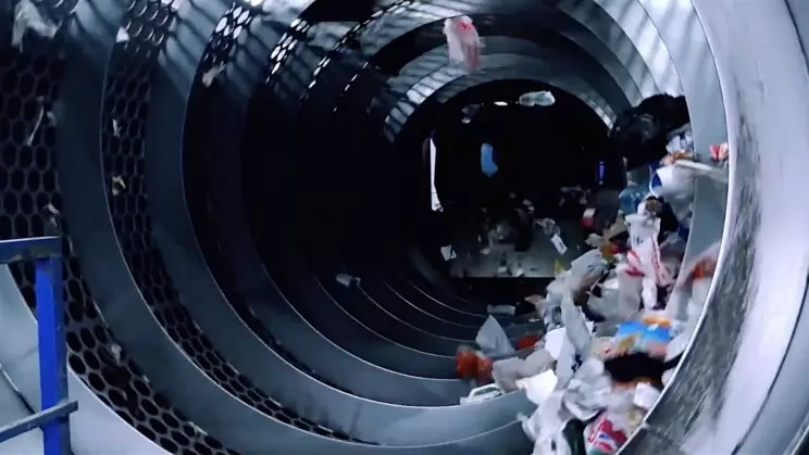 Verdens første fabrik til at genbruge alle former for plastik er på vej