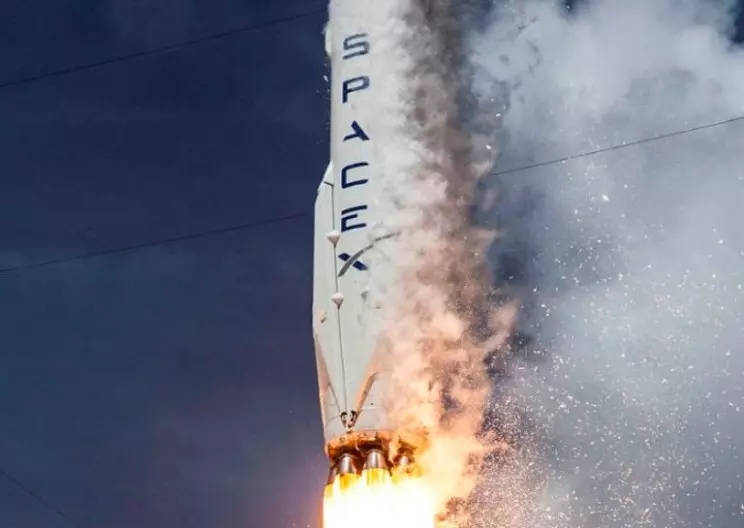 Elon Musk segir að það verði ný SpaceX tilkynning í dag