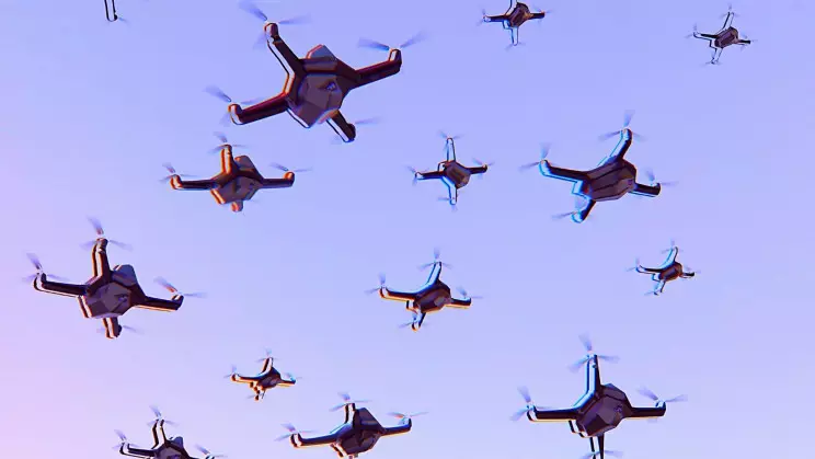 De nouveaux casques permettent à la police de contrôler les essaims de drones 
