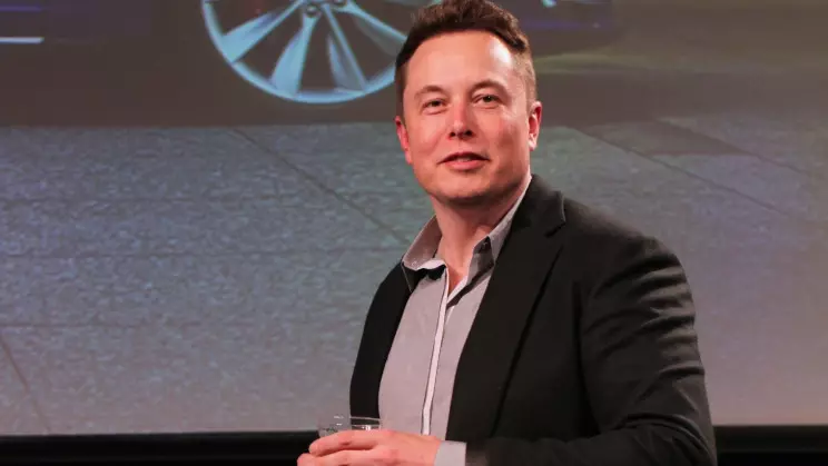 Pārsteigums! Tesla noplūde atzīst, ka Elons Masks ir pārspīlēts par 