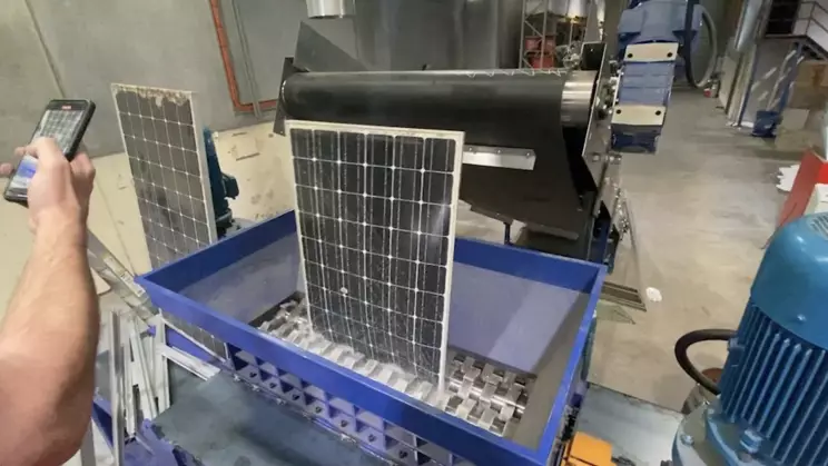 Pierwsza działająca australijska fabryka recyklingu paneli słonecznych już działa