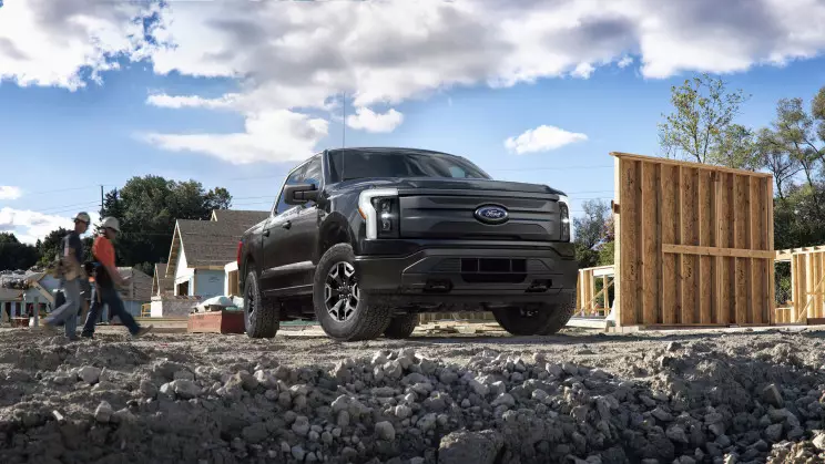 Ford Unveils Work Truck Vérsi tina Electric F-150