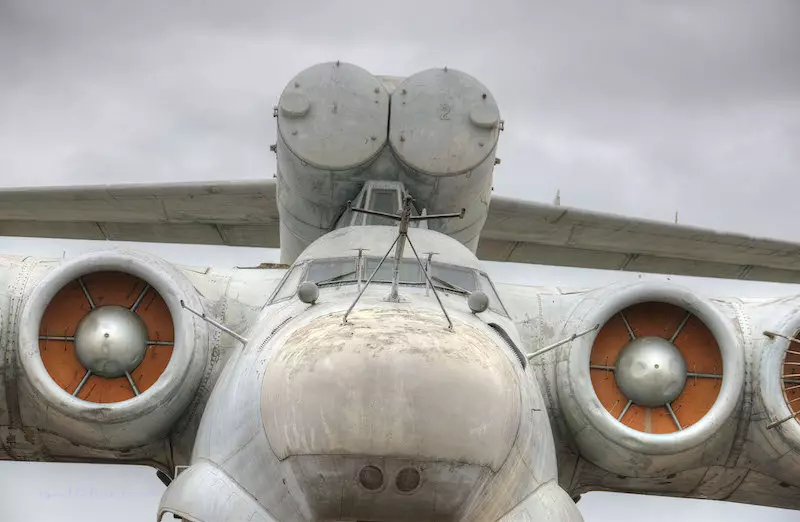 Hano reba neza kuri Soviet Navy yo muri 1987 Lun-Class Ekranoplan