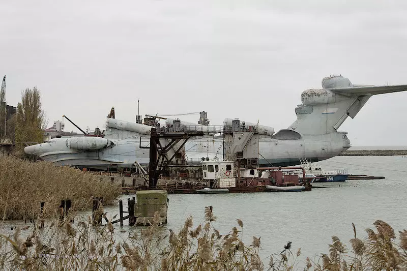 Tukaj je podrobnejši pogled na Ekranoplan sovjetske mornarice iz leta 1987 razreda Lun