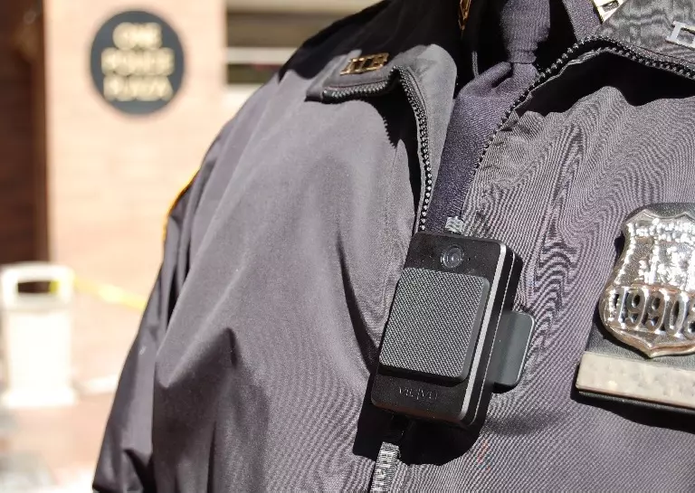 NYPD-Beamter mit Bodycam