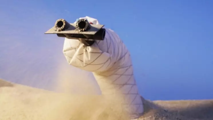 Новый робот Soft Snake может копаться в песке и почве