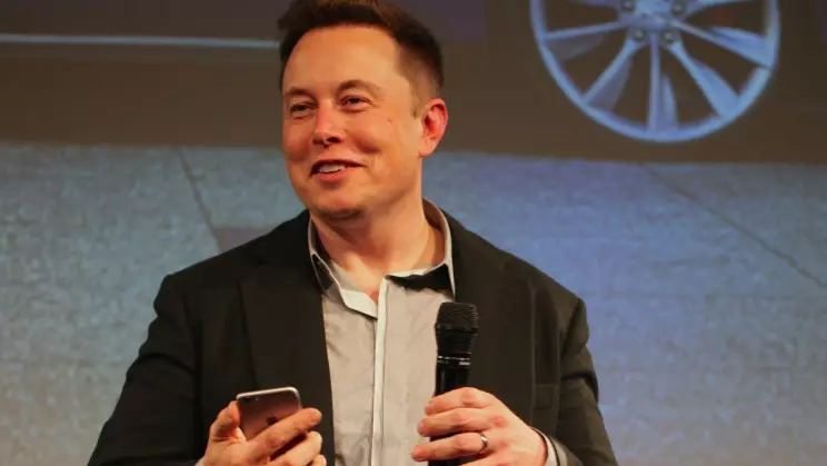 U-Elon Musk usandula ukubhengeza ukuba i-Starlink iya kuhamba kwihlabathi kwiiveki ezintlanu