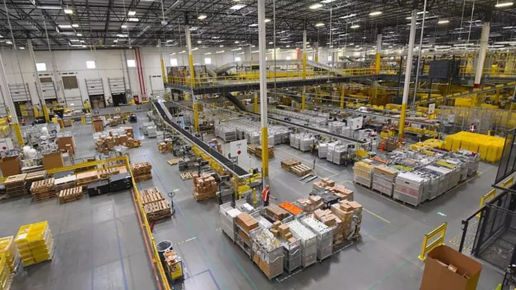 Amazon každý rok vyhodí miliony neprodaných produktů