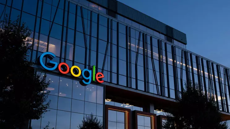 Во уште една антимонополска група, Google е тужен од 37 американски држави поради Google Play