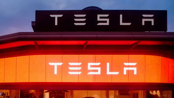 Tesla halusi 16 000 dollaria yksinkertaisesta 700 dollarin Model 3 -korjauksesta