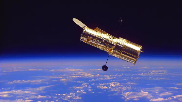 Hubble Mungkin Bertahan. NASA Akan Mencuba Komputer Sandarannya