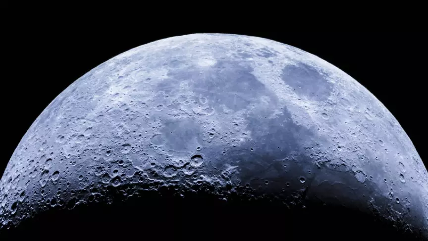 一些月球水可能來自地球大氣層