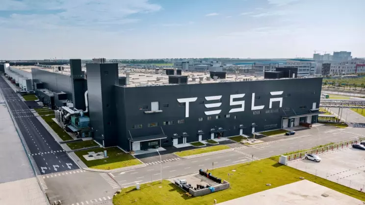 Tesla di li kapab kounye a resikle 92% nan materyèl selil batri yo