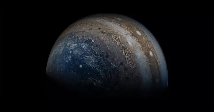 Pohľad na jeden z Jupiterových pólov