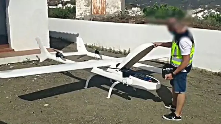 La policia captura un dron massiu de 5 motors que s'utilitza per al transport de drogues