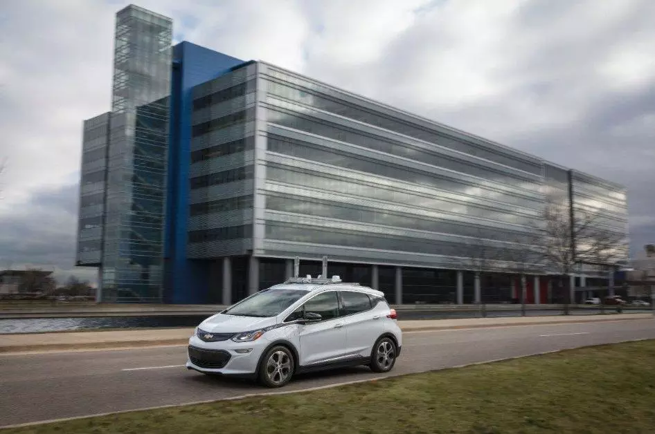 Chevrolet Bolt EV yo'lda