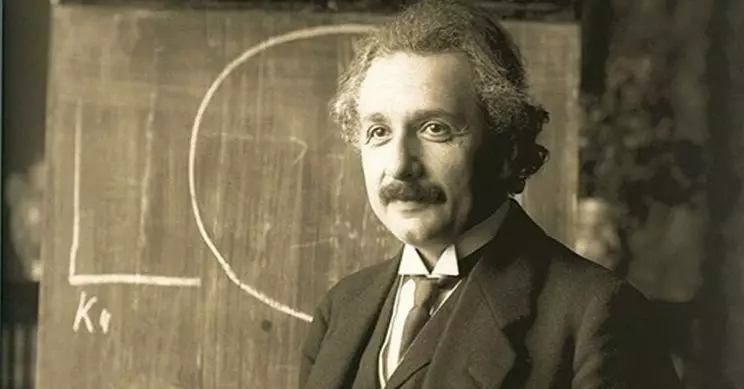 Il-Predikatur Minsi Li Bassar Toqob Iswed Seklu Qabel Einstein