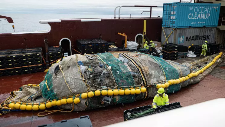 Ocean Cleanup hentet nettopp en kolossal haug med søppel fra havet