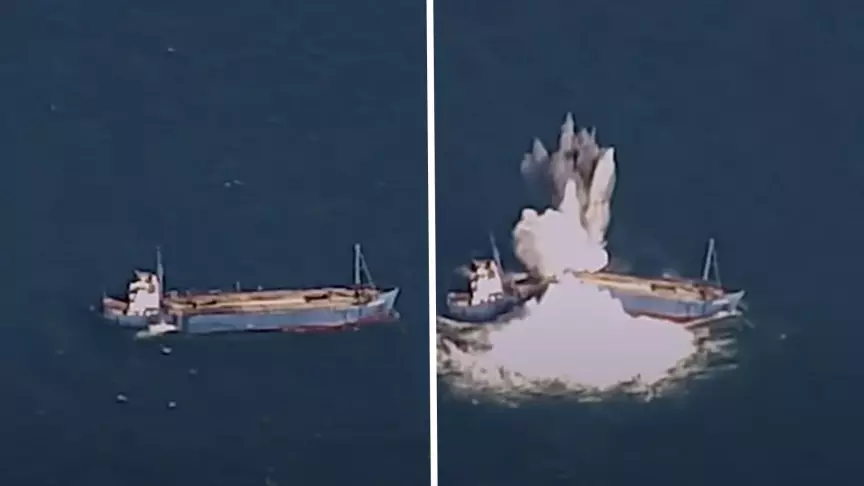 觀看空軍的“魚雷式”制導炸彈將一艘船一分為二