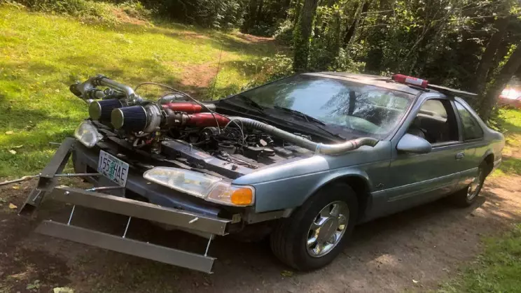 Denne Mad Max-lignende Ford Thunderbird dukket opp på Facebook Marketplace. Er det lovlig?