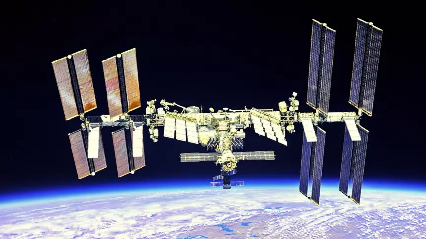 Voici pourquoi les satellites qui explosent sont un danger pour la station spatiale