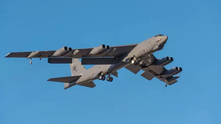 Ny Boeing B-52 Bombers dia nandatsaka fiaramanidina mpiady tamin'ny ady ady an'ady tany Vietnam