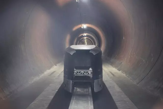 Elon Musk Anashiriki Video Mpya ya Hyperloop Pod Inapiga Zaidi ya 200 MPH