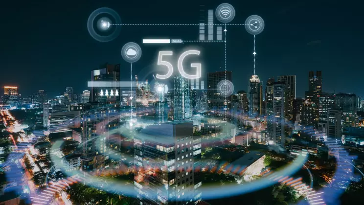 5G د کرنې څخه تر جراحي پورې هرڅه بدلولو ته چمتو دی