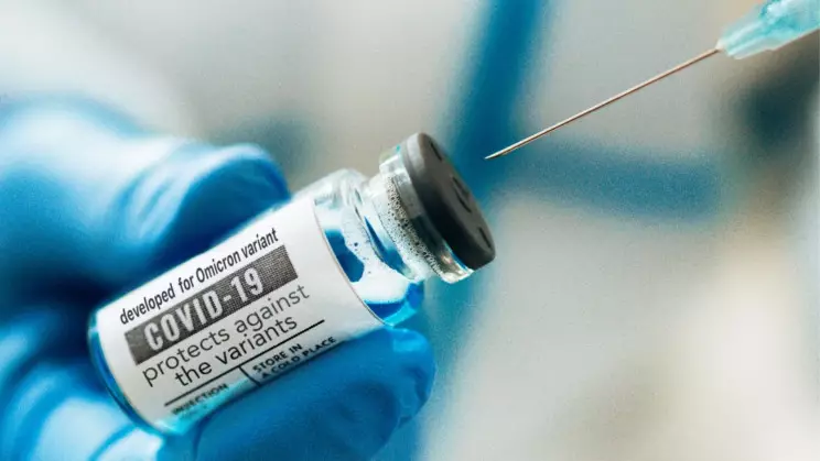 Pfizer a BioNTech hunn en neie klineschen Test fir eng Omicron Impfung lancéiert