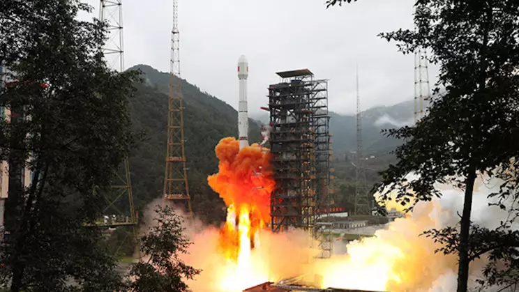 China Idagwiritsa Ntchito Satellite Kutulutsa Ina Kutuluka M'njira Yake