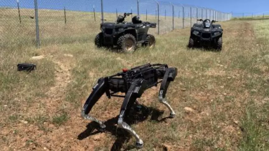 ایالات متحده در حال آزمایش ربات سگ های گشتی در مرزهای خود است. آیا باید نگران باشیم؟