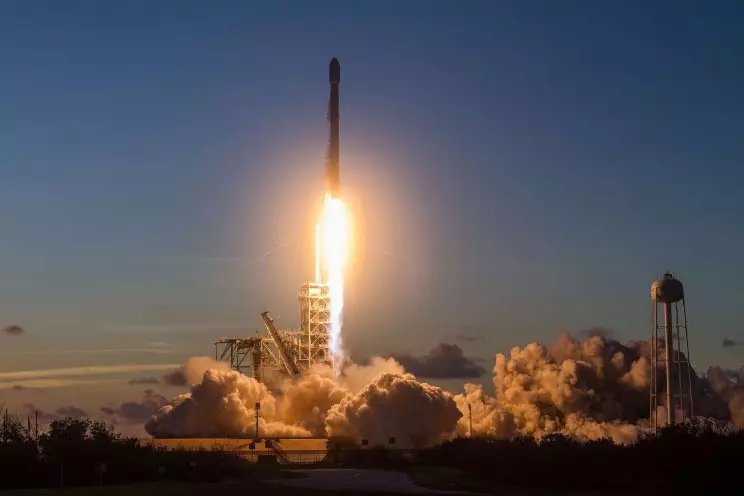 SpaceX úspešne vypustila svoju druhú raketu Falcon 9 za tri dni