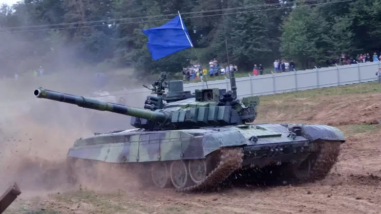 Ruski tenkovi bi mogli biti zaglavljeni u blatu u blizini Ukrajine. Evo šta znamo