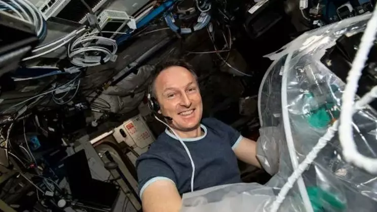 Astronauter blandar äntligen betong i rymden, ombord på ISS