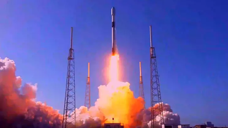 SpaceX lanse yon nouvo flòt satelit entènèt Starlink