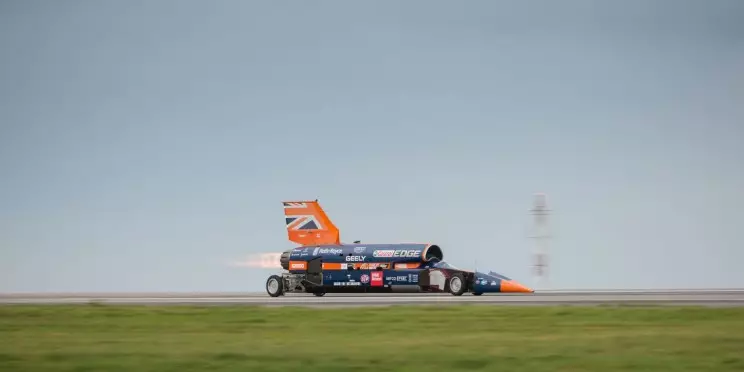 Bloodhound SSC rive nan 210 MPH nan premye tès piblik li anvan 1,000 MPH Tè Vitès Rekò tantativ