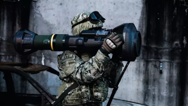 Ұлыбритания Украинаның әскери күш-жігеріне көмектесу үшін қуатты NLAW зымырандарын береді
