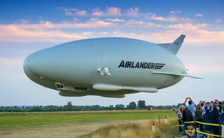 Bạn có thể dành những ngày nghỉ của mình trên mây với chiếc Airlander này