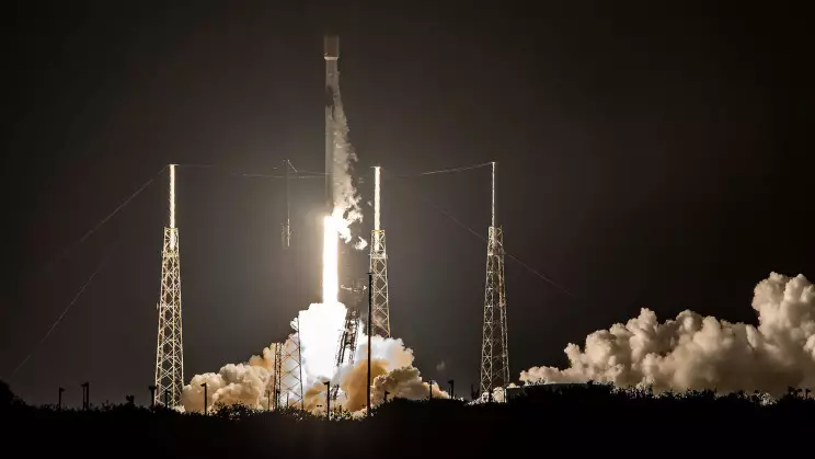 Starlink: SpaceX menerbangkan Falcon 9 peringkat pertama untuk rekod kali ke-12