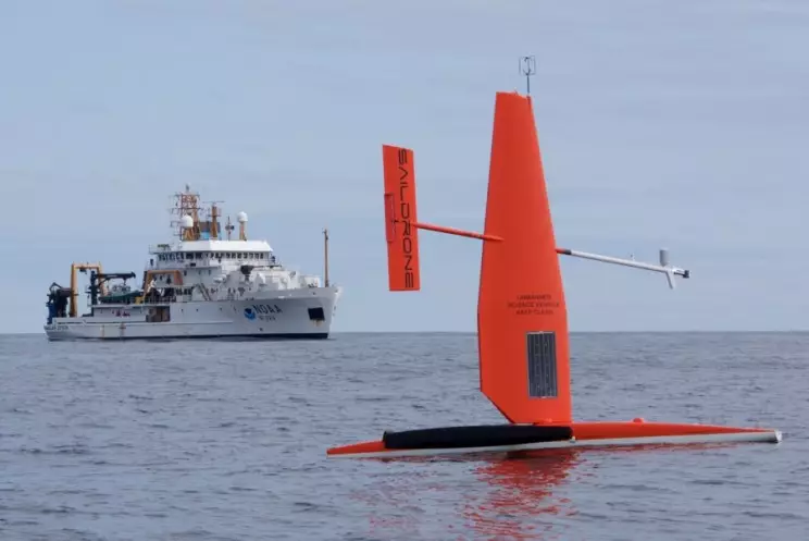 Эти океанские дроны усердно работают над сбором данных об изменении климата